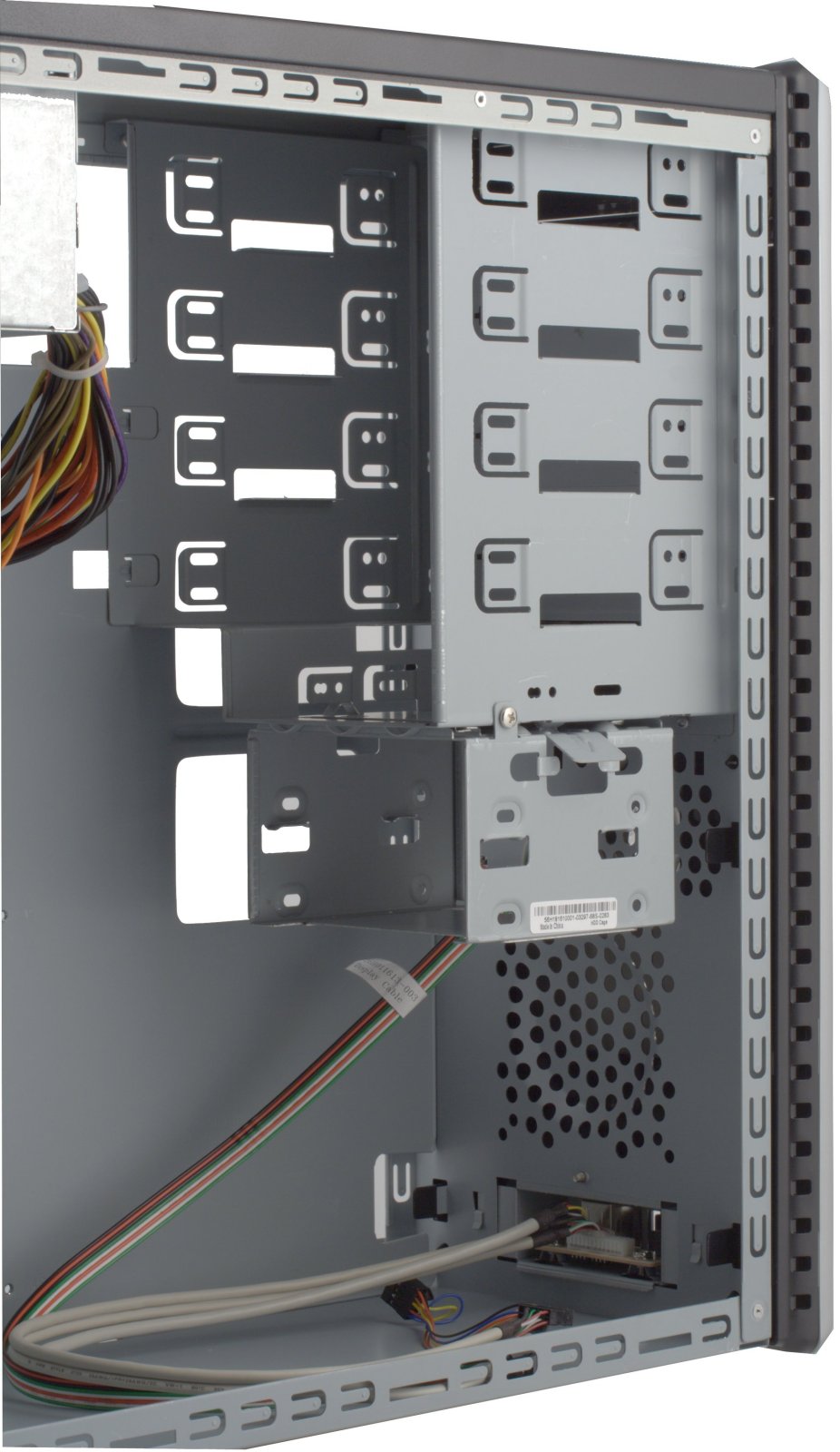 Обзор корпуса Chenbro PC613-68