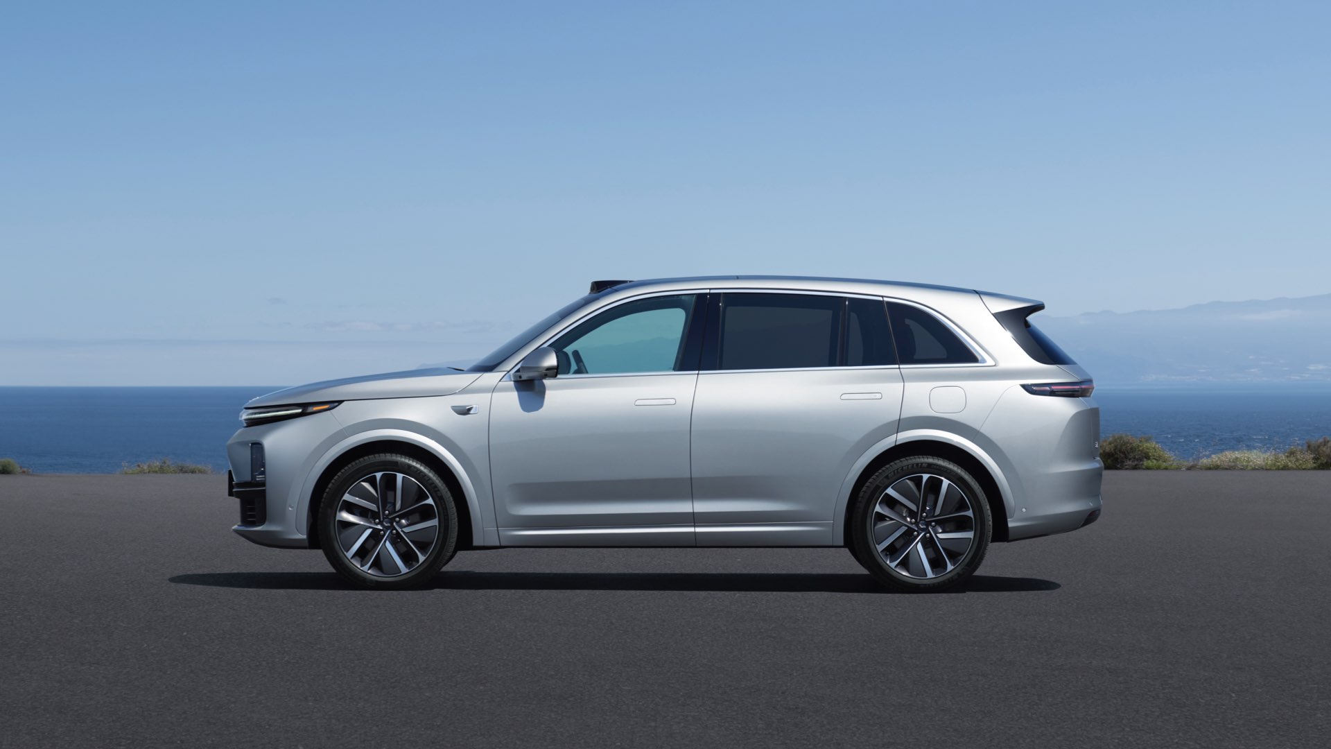 Кроссовер Li Auto после ДТП превращается в «кирпич», но решение есть ...