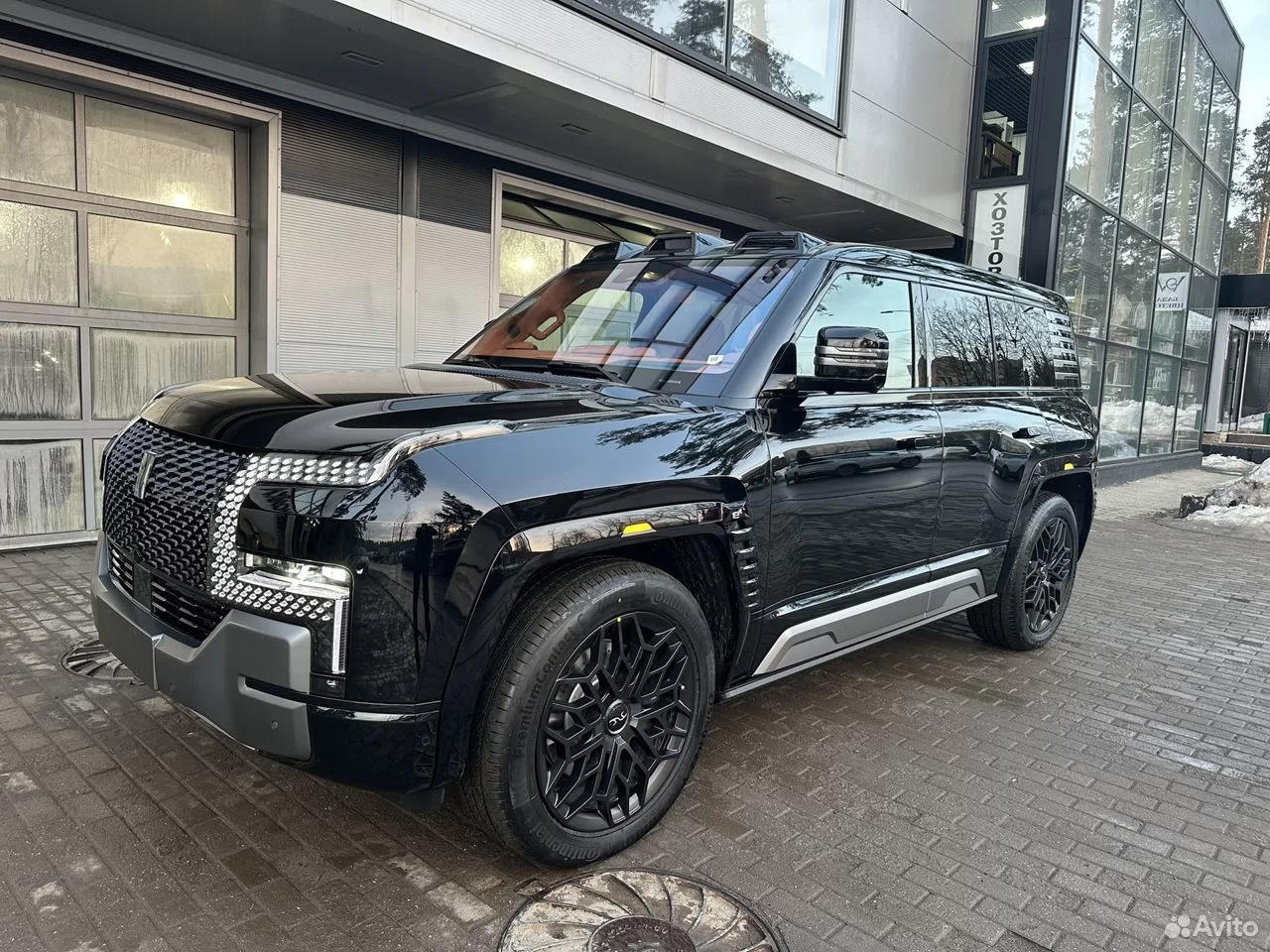 Все такой же крутой 1200-сильный водонепроницаемый внедорожник с умной ...