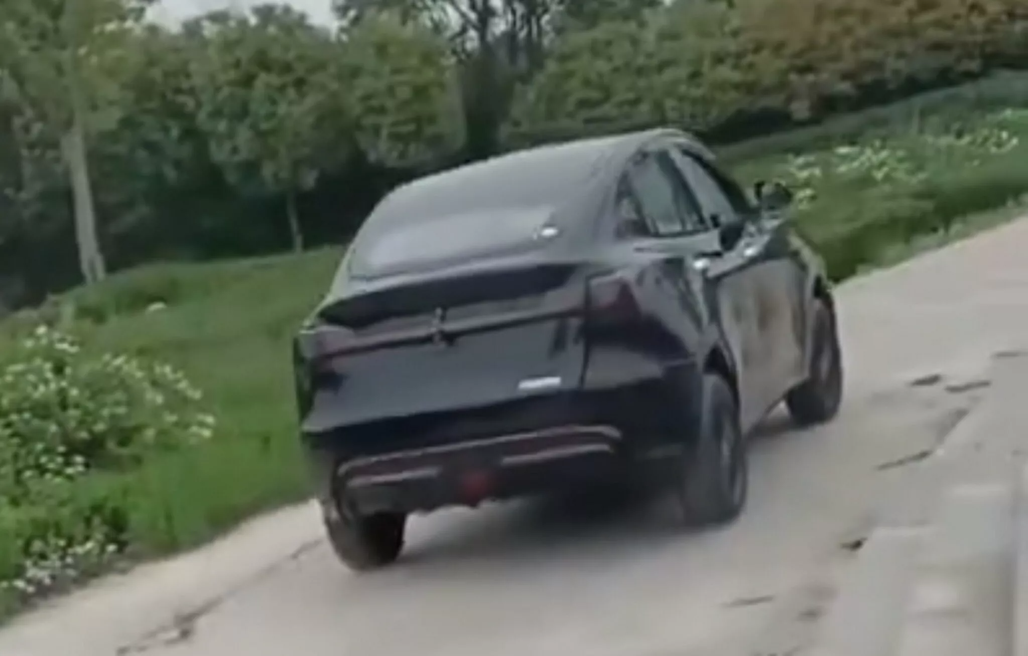 Пока Илон Маск ломает голову над Tesla за $25 000, в Китае выпустили ...