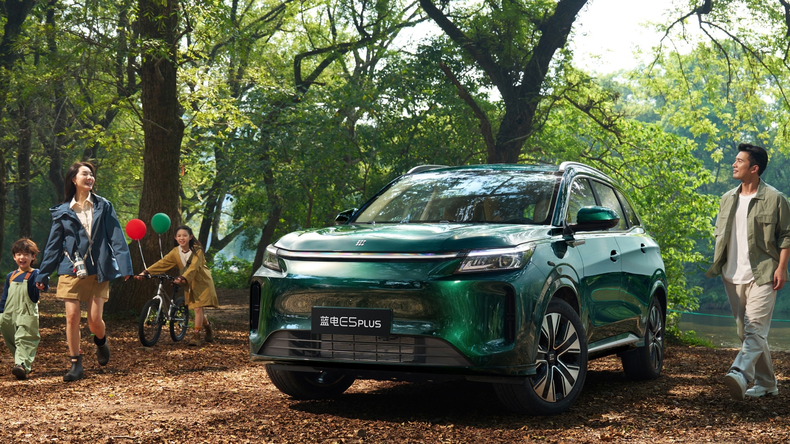 Расход менее 1 л на 100 км при заряженной батарее и запас хода около 1300 км. Опубликованы ...