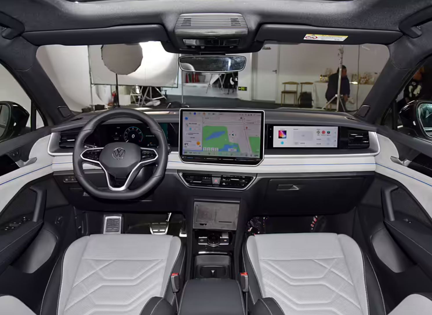 Это новейший кроссовер Volkswagen Tayron L. Живые фото машины за две ...