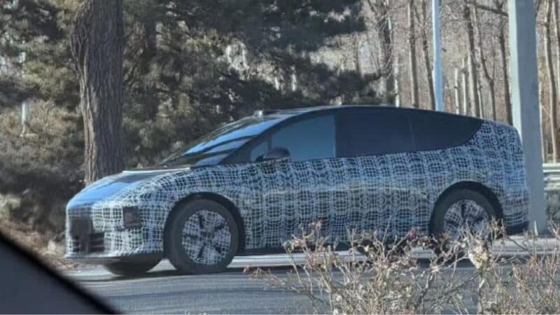 Li Auto полностью поменяла дизайн своих машин. Совершенно новый автомобиль Li i8 показали со ...