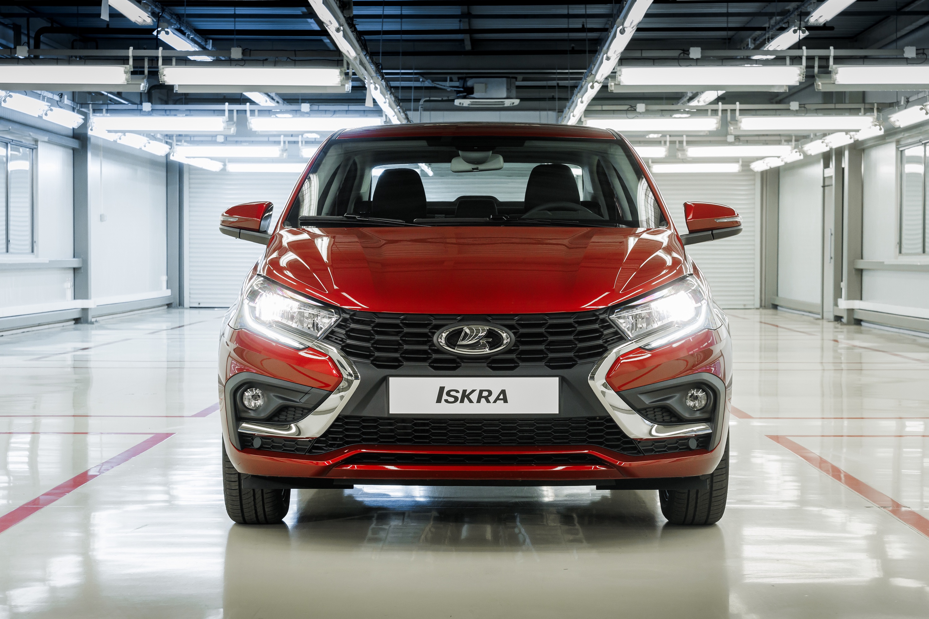До старта продаж Lada Iskra всего 5 недель, а производство стоит