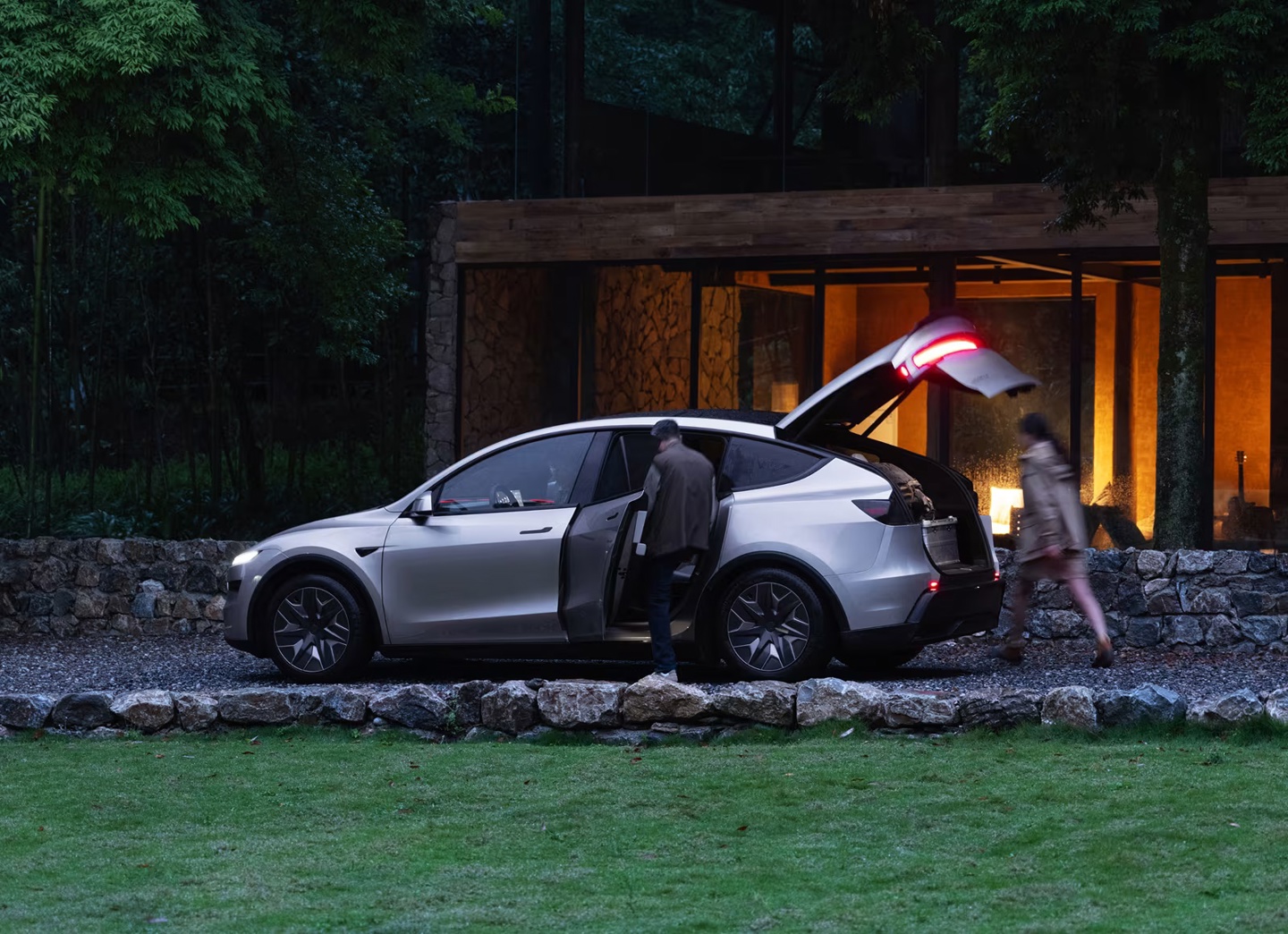 Илон Маск постарался для китайцев. Представлена 6-местная Tesla Model ...