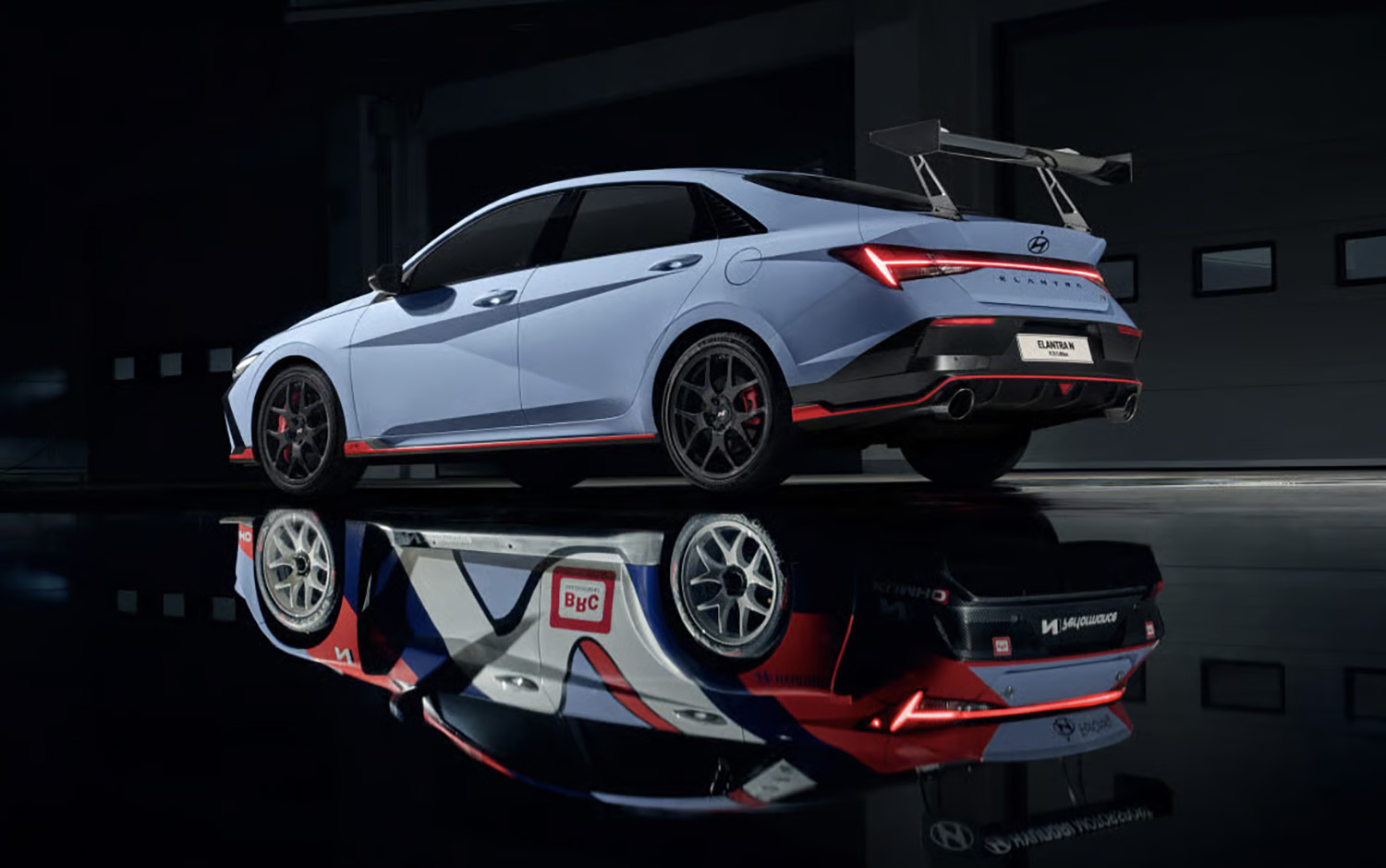 Мощная Hyundai Elantra N TCR Edition выходит в продажу в сентябре: всего 200 машин с развитым ...