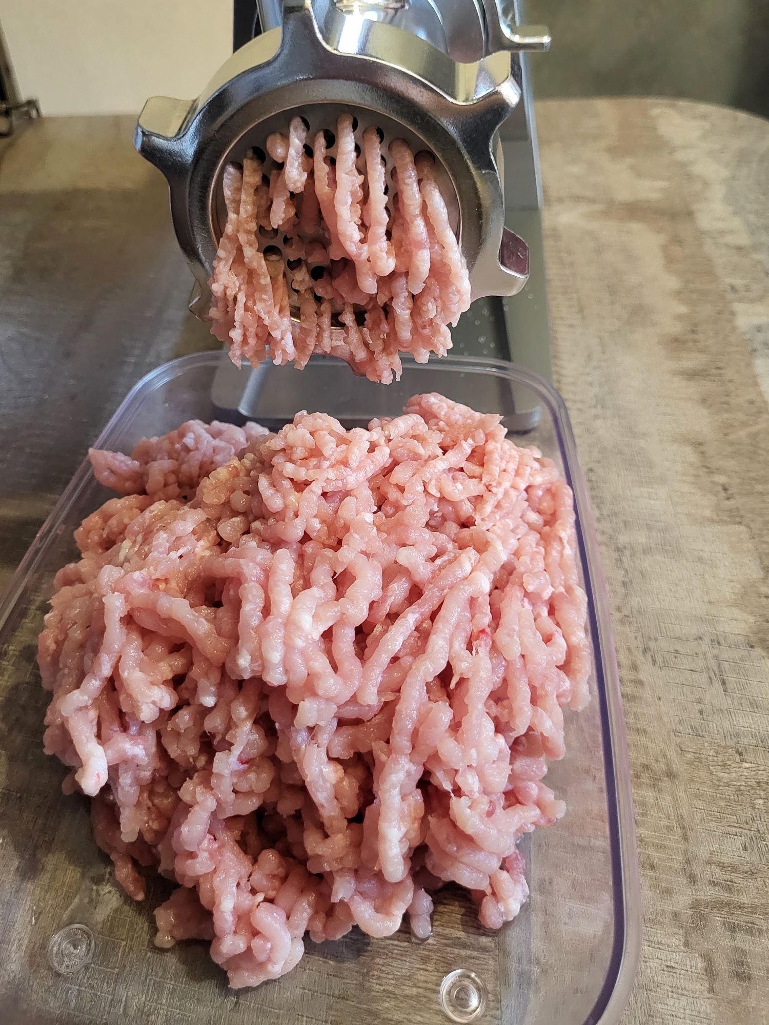 Обзор мясорубки Red RMG-M1250-8