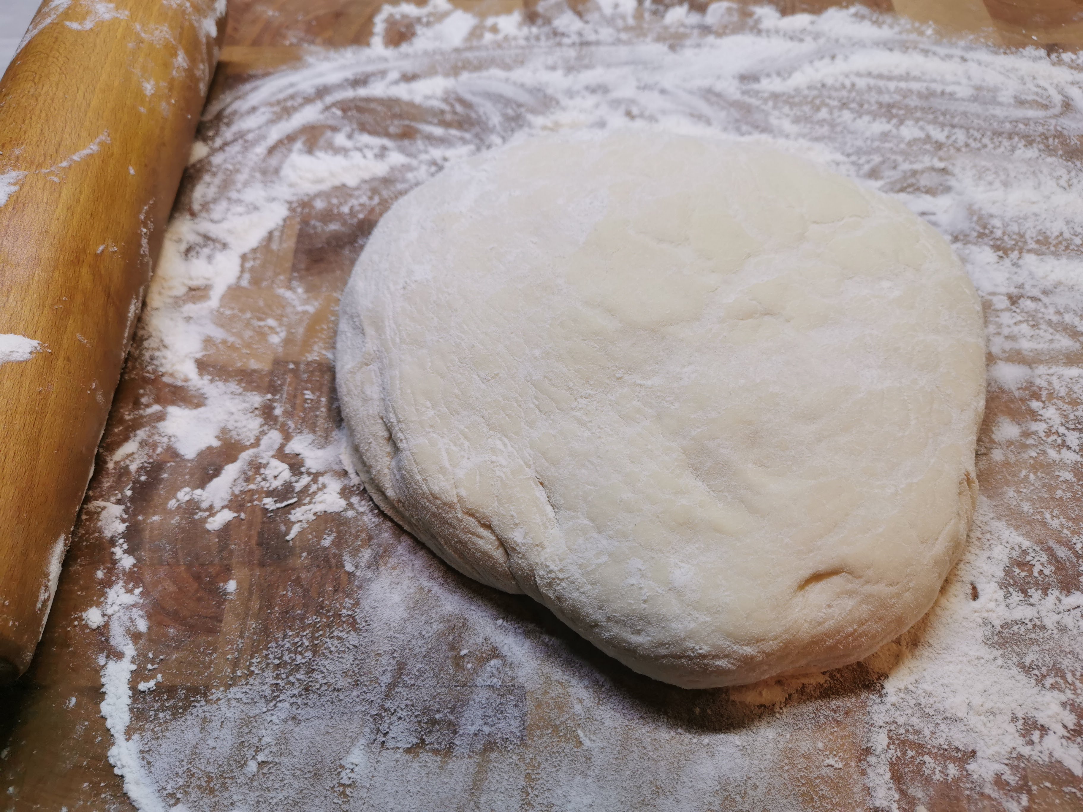 Обзор планетарного миксера Redmond FM602