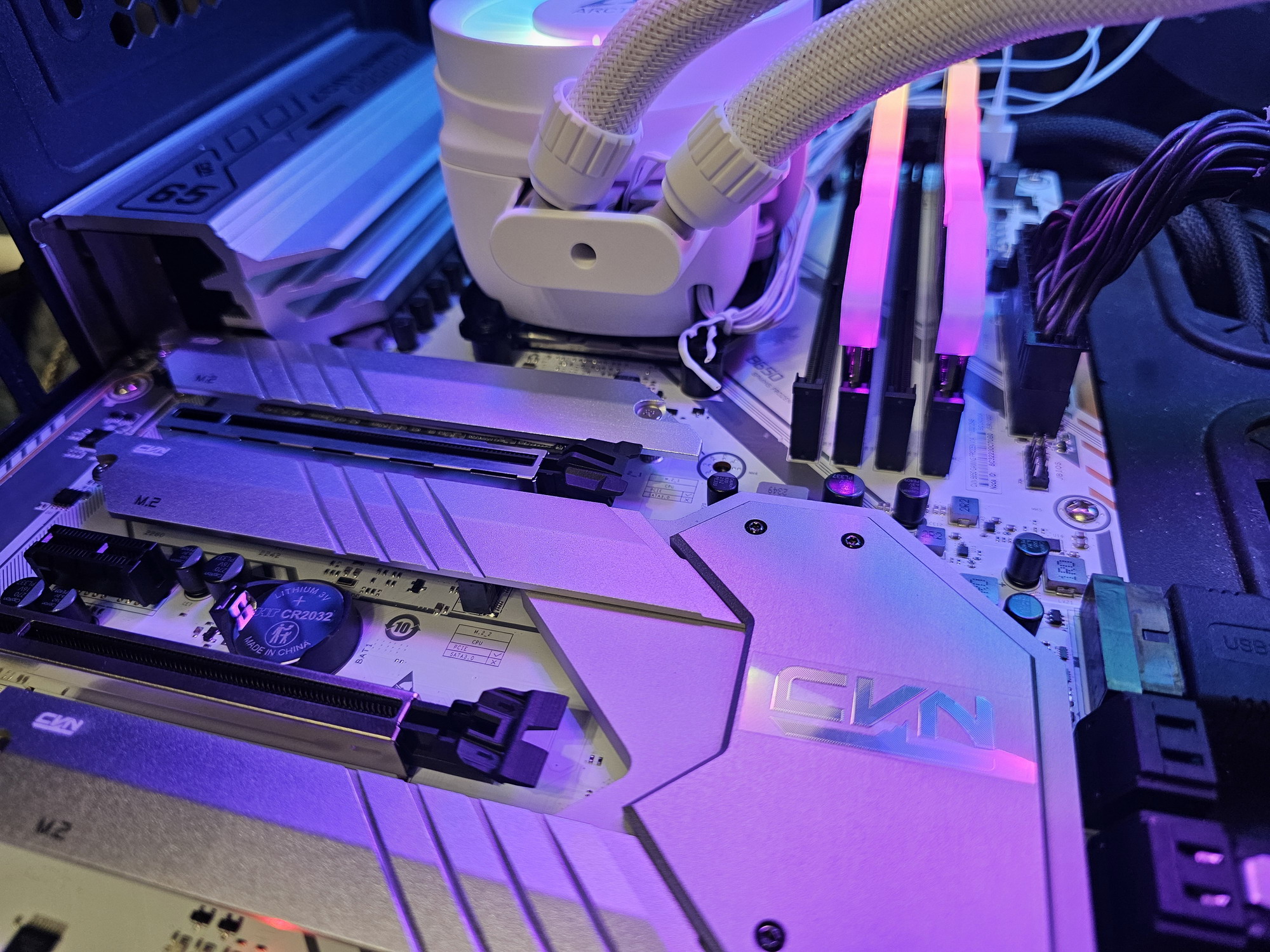 Обзор материнской платы Colorful CVN B650 Gaming Frozen V14 на чипсете ...