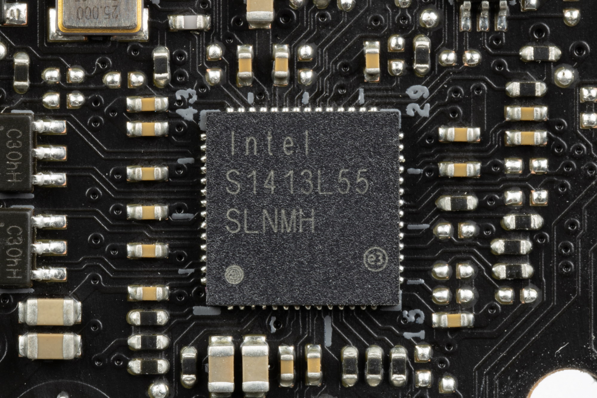 Обзор материнской платы Asus ROG Strix X670E-I Gaming WiFi форм-фактора ...