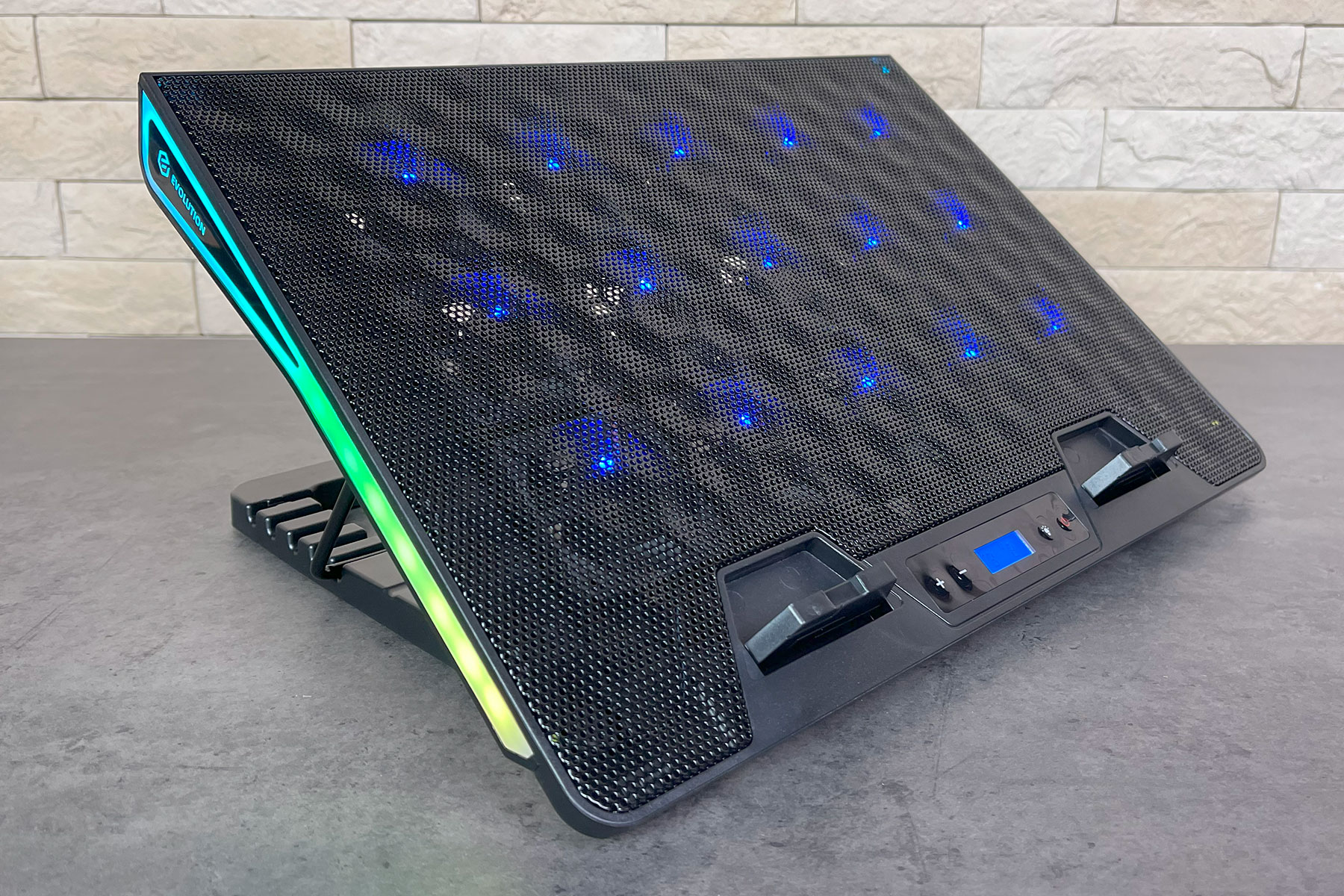 Подставка Evolution LCS-09 RGB для ноутбука до 17 дюймов, с активным ...