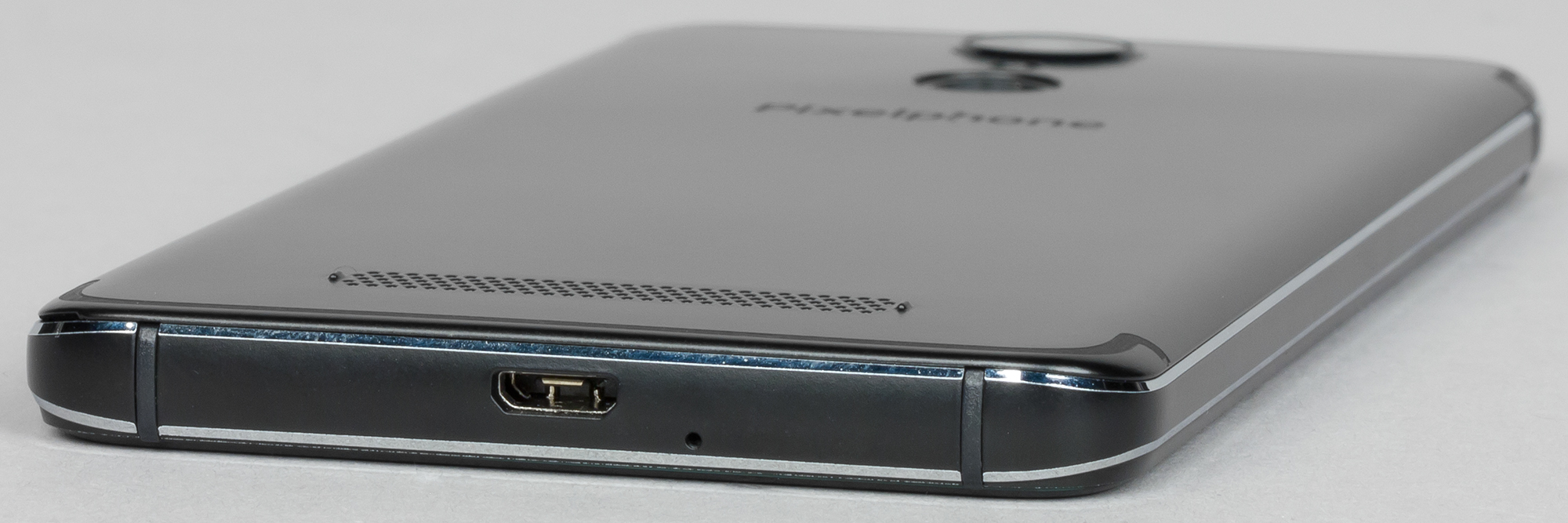 Обзор самого доступного российского смартфона Pixelphone S1