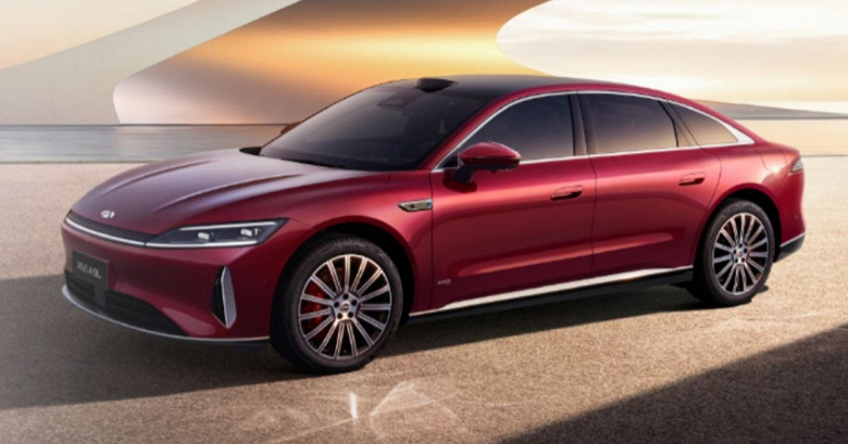 По цене Toyota Camry, но на голову выше в плане техники и оснащения. Стартовали продажи Chery ...