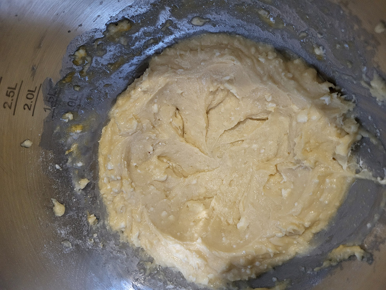 Обзор планетарного миксера Redmond FM600