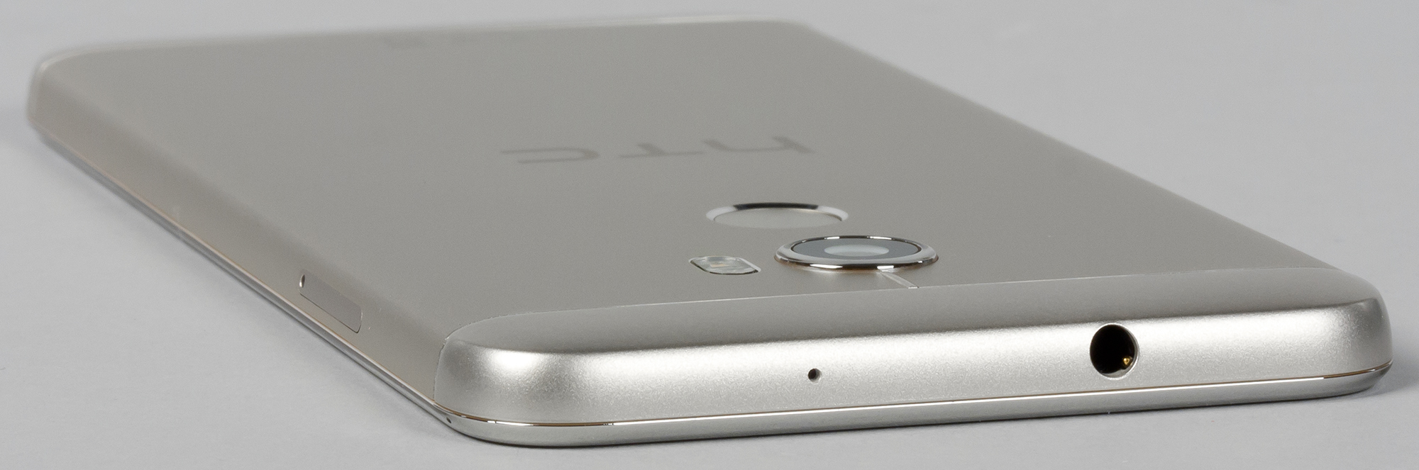 Смартфон HTC One X10