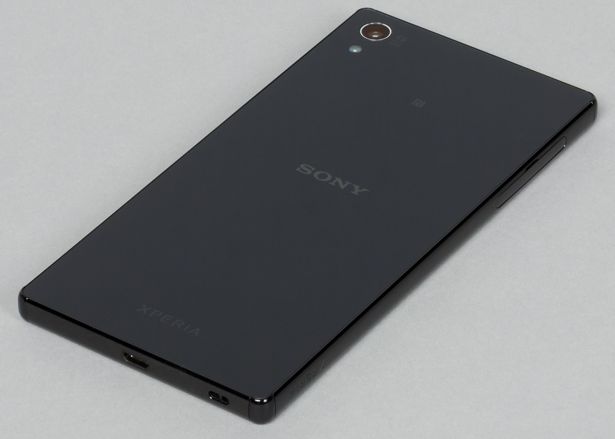 Смартфон Sony Xperia Z5 Premium