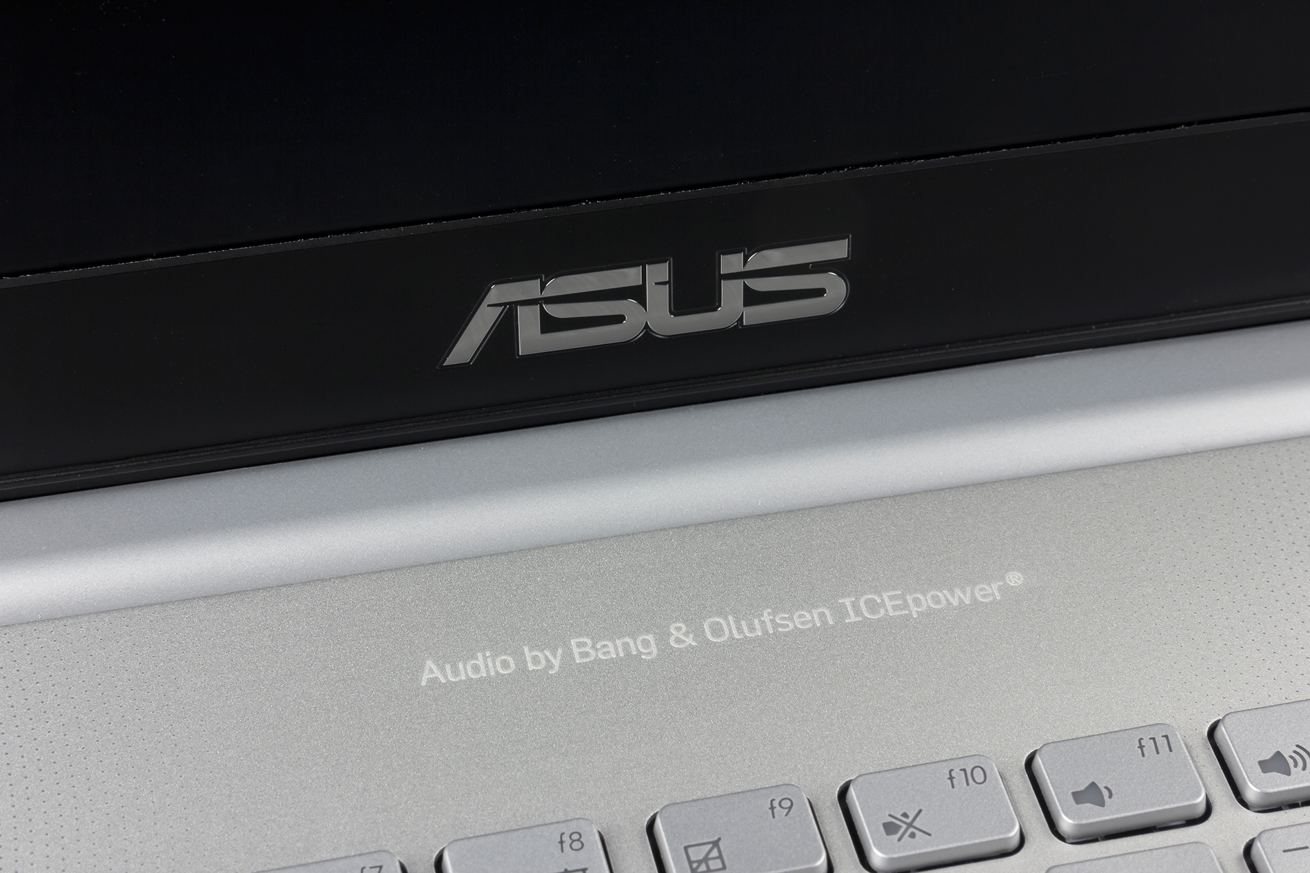 Мультимедийный ноутбук Asus N550JK