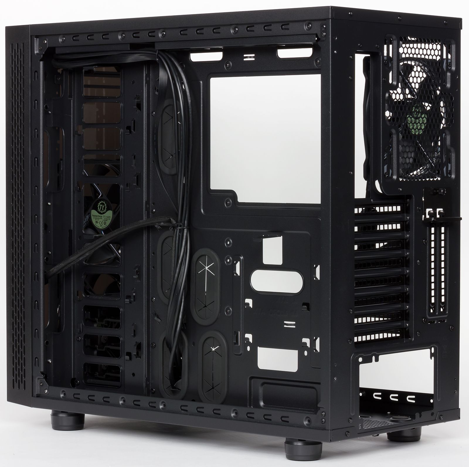 Фотографии и технические характеристики корпуса Thermaltake View 31