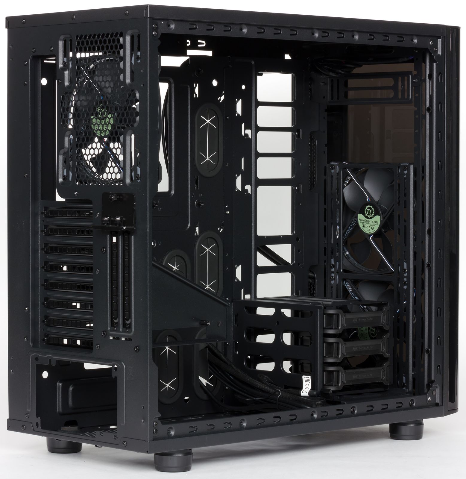 Фотографии и технические характеристики корпуса Thermaltake View 31