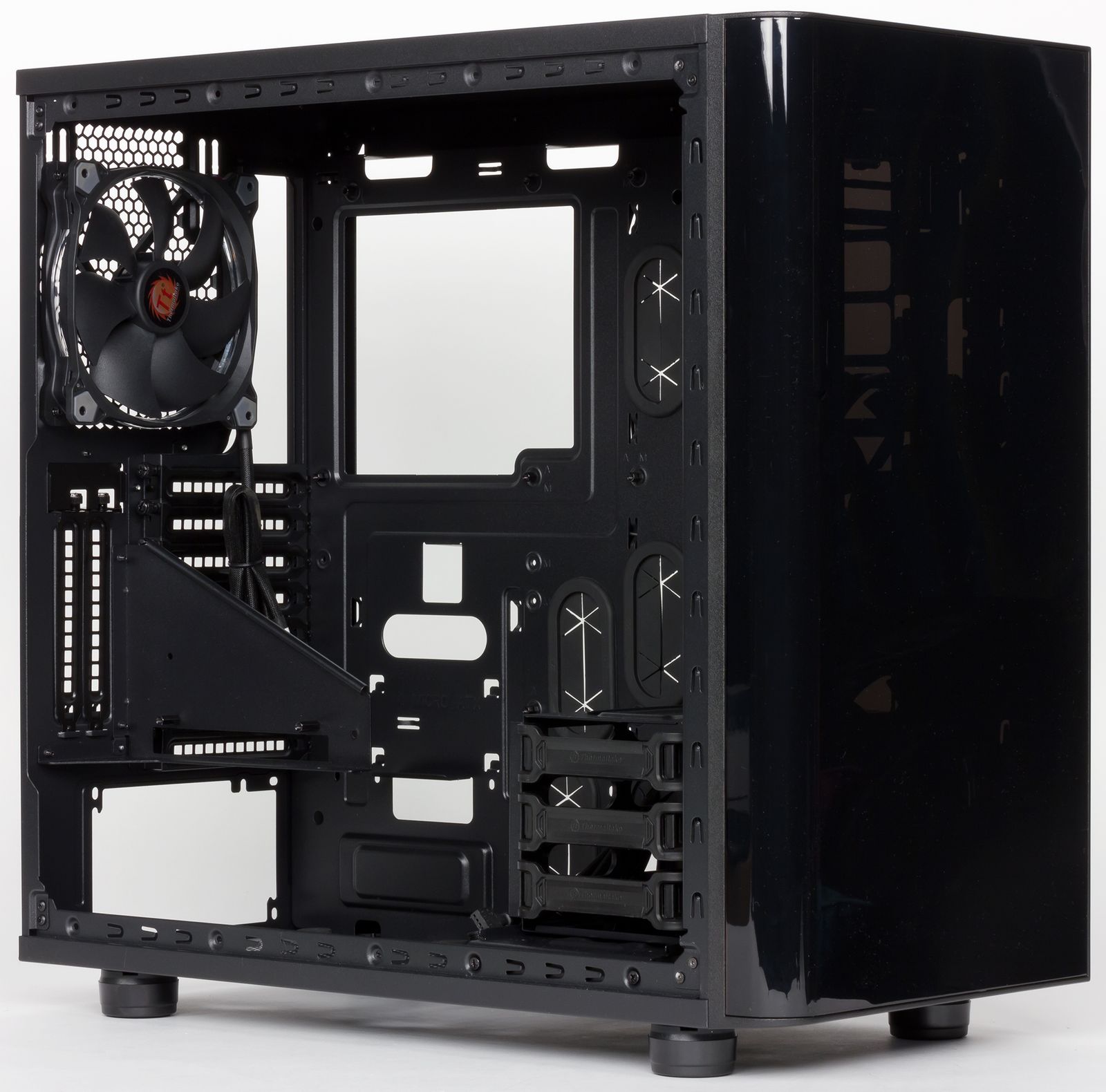 Фотографии и технические характеристики корпуса Thermaltake View 31