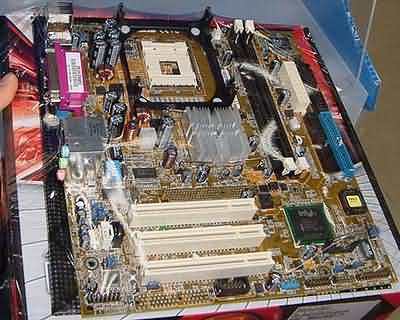 Образцы i845G/i845GL MicroATX плат от ASUS