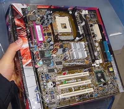 Образцы i845G/i845GL MicroATX плат от ASUS